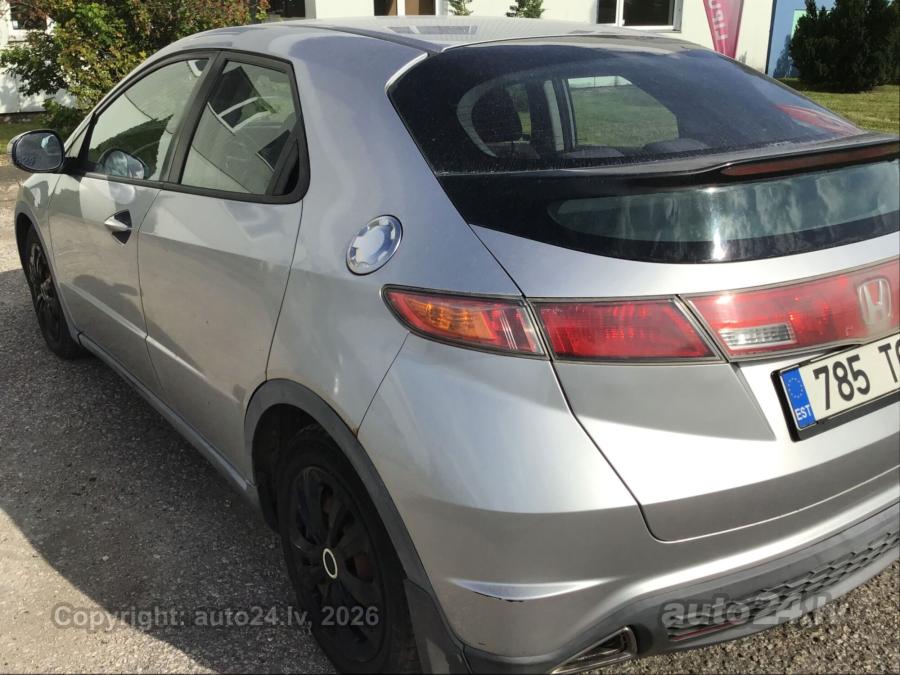 Pelēks Honda Civic 2007 Tartu, ar dzinēja tilpumu 1.80 L un nobraukumu 270 tūkst. km par 1650 €, foto 24 vietnē AUTOMOTO.COM.LV