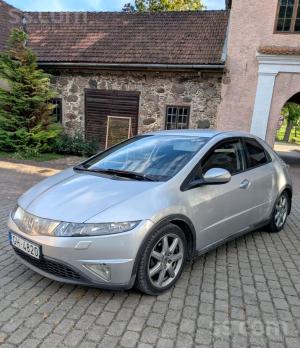 Pelēks Honda Civic 2007 Tukums, ar dzinēja tilpumu 1.80 L un nobraukumu 361 tūkst. km par 1590 €, foto 3 vietnē AUTOMOTO.COM.LV