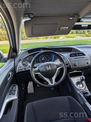 Pelēks Honda Civic 2007 Tukums, ar dzinēja tilpumu 1.80 L un nobraukumu 361 tūkst. km par 1590 €, foto 8 vietnē AUTOMOTO.COM.LV