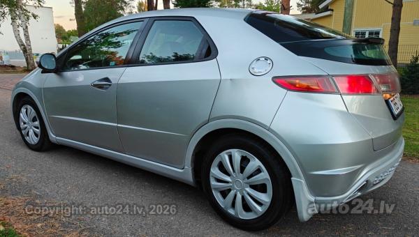 Pelēks Honda Civic 2007 Tartu, ar dzinēja tilpumu 1.80 L un nobraukumu 274 tūkst. km par 1790 €, foto 5 vietnē AUTOMOTO.COM.LV