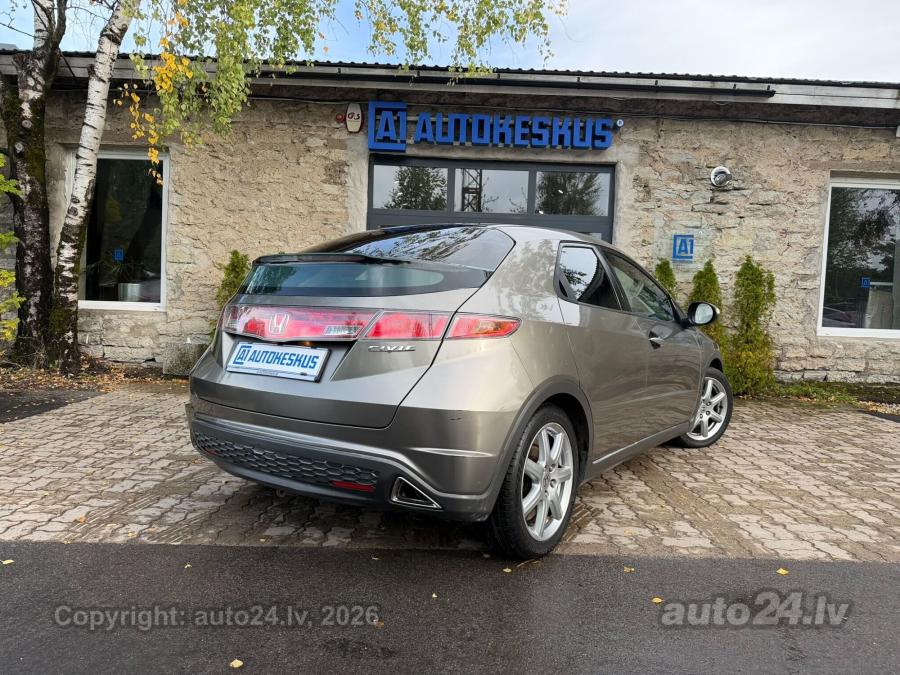 Pelēks Honda Civic 2007 Tallina, ar dzinēja tilpumu 1.80 L un nobraukumu 189 tūkst. km par 2990 €, foto 3 vietnē AUTOMOTO.COM.LV