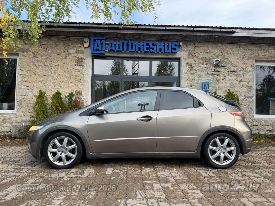 Pelēks Honda Civic 2007 Tallina, ar dzinēja tilpumu 1.80 L un nobraukumu 189 tūkst. km par 2990 €, foto 12 vietnē AUTOMOTO.COM.LV