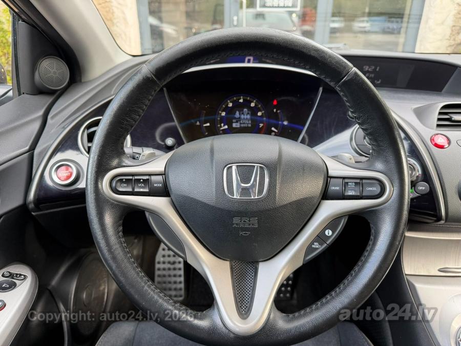 Pelēks Honda Civic 2007 Tallina, ar dzinēja tilpumu 1.80 L un nobraukumu 189 tūkst. km par 2990 €, foto 15 vietnē AUTOMOTO.COM.LV