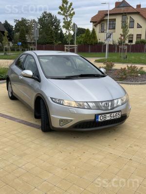 Pelēks Honda Civic 2007 Rīga, ar dzinēja tilpumu 1.80 L un nobraukumu 230 tūkst. km par 1800 €, foto  vietnē AUTOMOTO.COM.LV