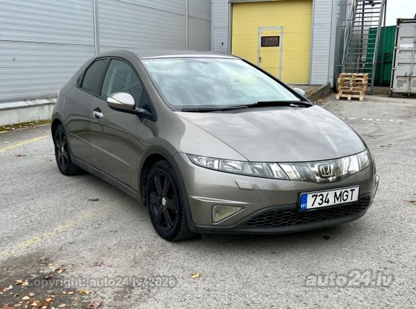 Honda Civic 2007 Pērnava vietnē Pelēks Honda Civic 2007 Pērnava, ar dzinēja tilpumu 1.80 L un nobraukumu 252 tūkst. km par 2490 €, foto 4 vietnē AUTOMOTO.COM.LV