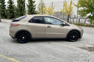 Grey Honda Civic 2007 in Parnu, with an engine capacity of 1.80 L and mileage of 252 thousand km for 2490 €, photo 5 on AUTOMOTO.COM.LV
