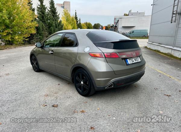 Honda Civic 2007 Pērnava vietnē Pelēks Honda Civic 2007 Pērnava, ar dzinēja tilpumu 1.80 L un nobraukumu 252 tūkst. km par 2490 €, foto 8 vietnē AUTOMOTO.COM.LV