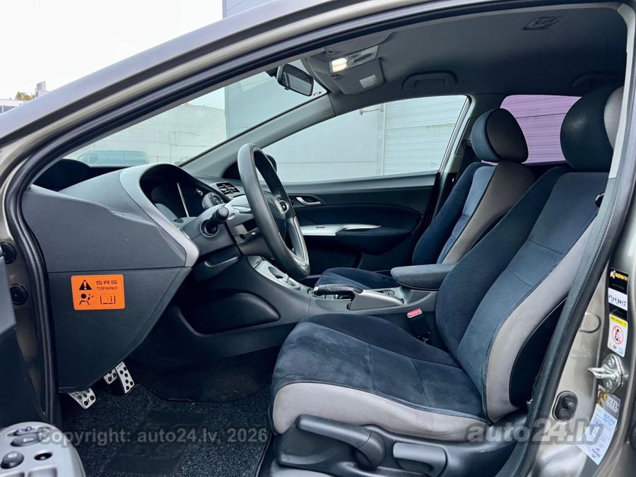 Grey Honda Civic 2007 in Parnu, with an engine capacity of 1.80 L and mileage of 252 thousand km for 2490 €, photo 10 on AUTOMOTO.COM.LV