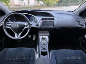 Grey Honda Civic 2007 in Parnu, with an engine capacity of 1.80 L and mileage of 252 thousand km for 2490 €, photo 12 on AUTOMOTO.COM.LV