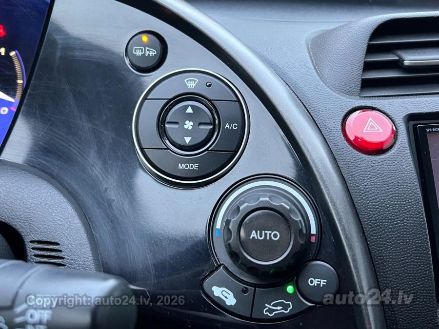 Grey Honda Civic 2007 in Parnu, with an engine capacity of 1.80 L and mileage of 252 thousand km for 2490 €, photo 20 on AUTOMOTO.COM.LV