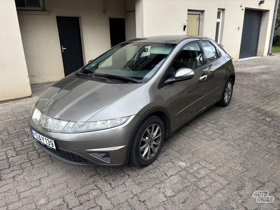 Pelēks Honda Civic 2007 Marijampole, ar dzinēja tilpumu 1.30 L un nobraukumu 289 tūkst. km par 1900 €, foto 1 vietnē AUTOMOTO.COM.LV