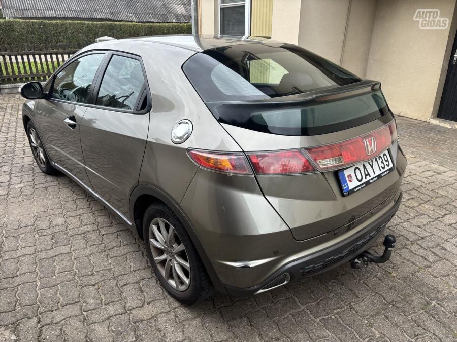 Pelēks Honda Civic 2007 Marijampole, ar dzinēja tilpumu 1.30 L un nobraukumu 289 tūkst. km par 1900 €, foto 3 vietnē AUTOMOTO.COM.LV