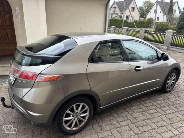 Honda Civic 2007 Marijampole vietnÄ PelÄks Honda Civic 2007 Marijampole, ar dzinÄja tilpumu 1.30 L un nobraukumu 289 tÅ«kst. km par 1900 ā¬, foto 4 vietnÄ AUTOMOTO.COM.LV
