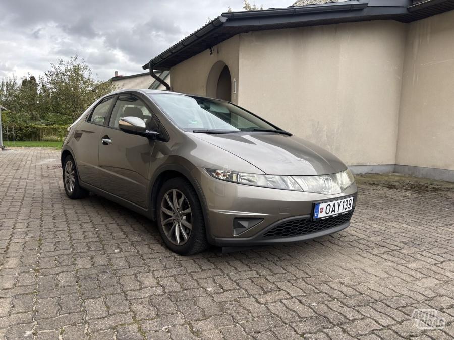 Pelēks Honda Civic 2007 Marijampole, ar dzinēja tilpumu 1.30 L un nobraukumu 289 tūkst. km par 1900 €, foto 5 vietnē AUTOMOTO.COM.LV