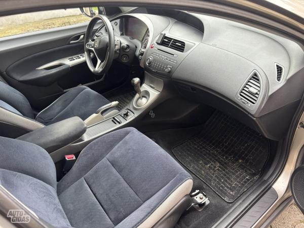 Honda Civic 2007 Marijampole vietnÄ PelÄks Honda Civic 2007 Marijampole, ar dzinÄja tilpumu 1.30 L un nobraukumu 289 tÅ«kst. km par 1900 ā¬, foto 7 vietnÄ AUTOMOTO.COM.LV