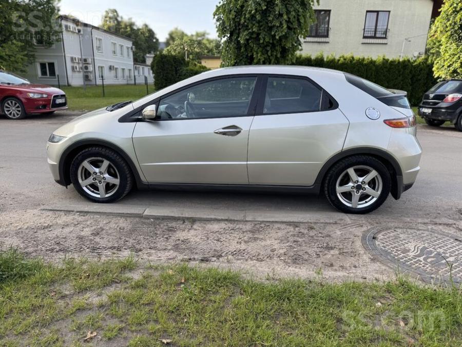 Pelēks Honda Civic 2008 Rīga, ar dzinēja tilpumu 1.80 L un nobraukumu 0 tūkst. km par 2100 €, foto 6 vietnē AUTOMOTO.COM.LV