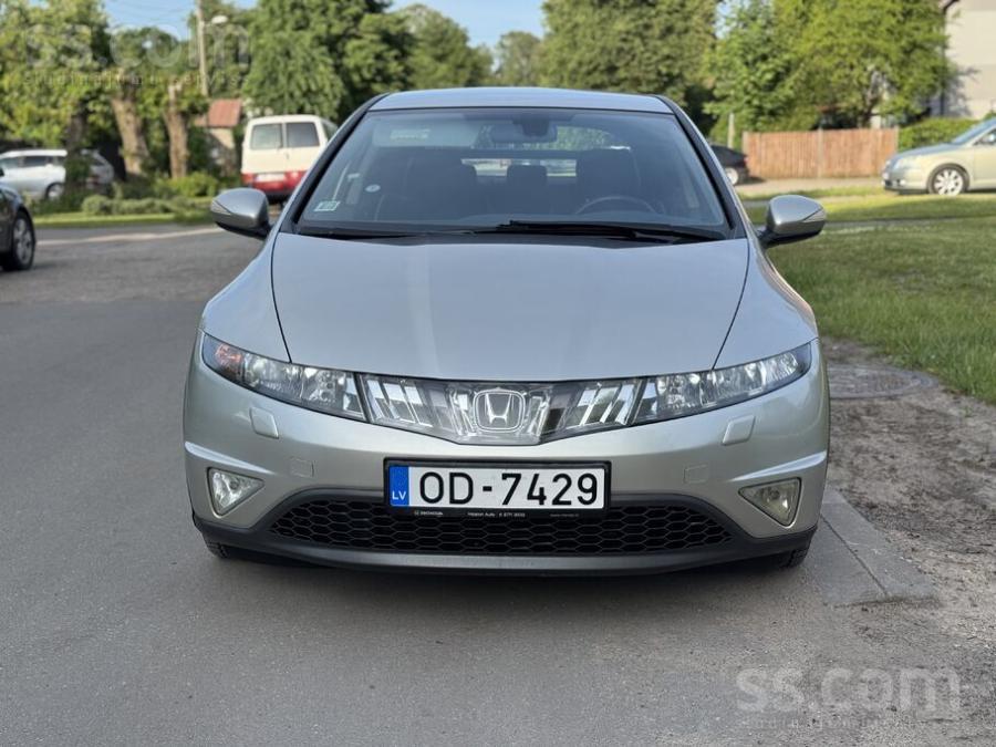 Pelēks Honda Civic 2008 Rīga, ar dzinēja tilpumu 1.80 L un nobraukumu 0 tūkst. km par 2100 €, foto 7 vietnē AUTOMOTO.COM.LV