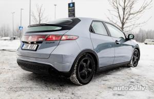 Pelēks Honda Civic 2008 Tallina, ar dzinēja tilpumu 1.80 L un nobraukumu 300 tūkst. km par 2898 €, foto 4 vietnē AUTOMOTO.COM.LV