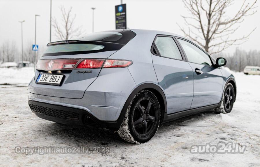 Pelēks Honda Civic 2008 Tallina, ar dzinēja tilpumu 1.80 L un nobraukumu 300 tūkst. km par 2898 €, foto 4 vietnē AUTOMOTO.COM.LV