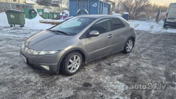 Grey Honda Civic 2008 in Keila, with an engine capacity of 1.80 L and mileage of 192 thousand km for 2500 €, photo 5 on AUTOMOTO.COM.LV