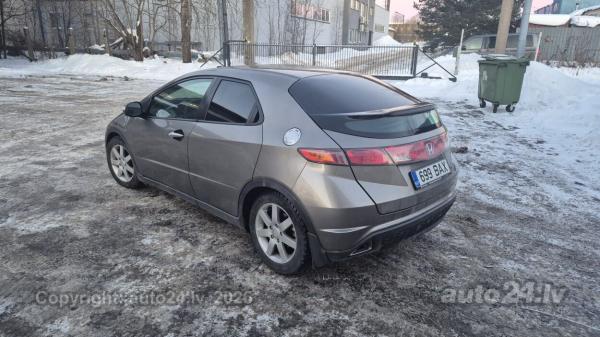 Grey Honda Civic 2008 in Keila, with an engine capacity of 1.80 L and mileage of 192 thousand km for 2500 €, photo 6 on AUTOMOTO.COM.LV