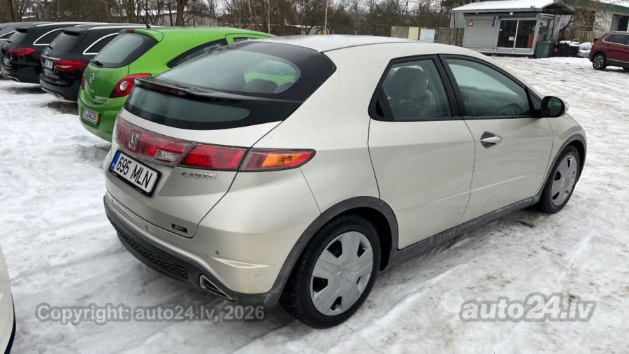 Pelēks Honda Civic 2008 Tallina, ar dzinēja tilpumu 1.80 L un nobraukumu 208 tūkst. km par 1990 €, foto 2 vietnē AUTOMOTO.COM.LV