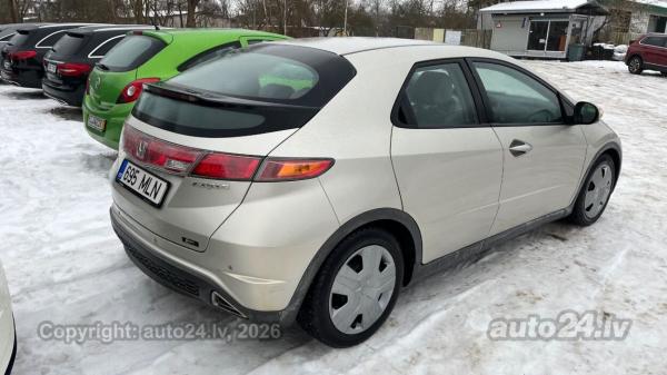 Grey Honda Civic 2008 in Tallinn, with an engine capacity of 1.80 L and mileage of 208 thousand km for 1999 €, photo 2 on AUTOMOTO.COM.LV