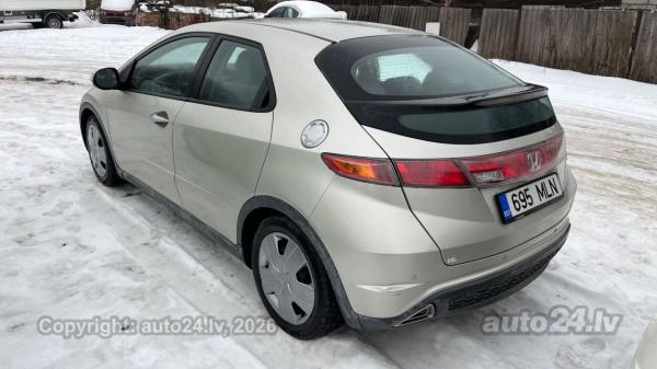 Grey Honda Civic 2008 in Tallinn, with an engine capacity of 1.80 L and mileage of 208 thousand km for 1999 €, photo 3 on AUTOMOTO.COM.LV