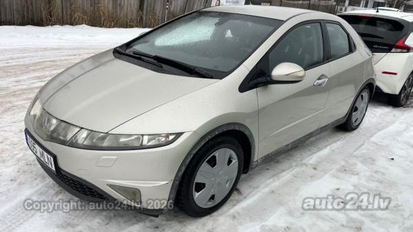 Grey Honda Civic 2008 in Tallinn, with an engine capacity of 1.80 L and mileage of 208 thousand km for 1999 €, photo 4 on AUTOMOTO.COM.LV