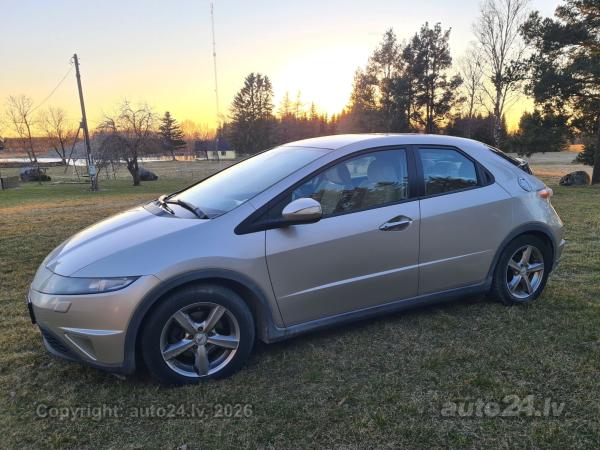 Pelēks Honda Civic 2008 Rakvere, ar dzinēja tilpumu 1.80 L un nobraukumu 308 tūkst. km par 1500 €, foto 1 vietnē AUTOMOTO.COM.LV