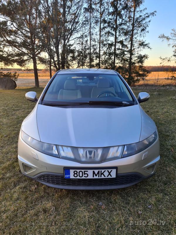 Pelēks Honda Civic 2008 Rakvere, ar dzinēja tilpumu 1.80 L un nobraukumu 308 tūkst. km par 1500 €, foto 2 vietnē AUTOMOTO.COM.LV