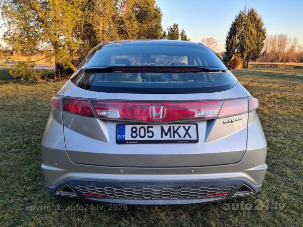 Pelēks Honda Civic 2008 Rakvere, ar dzinēja tilpumu 1.80 L un nobraukumu 308 tūkst. km par 1500 €, foto 5 vietnē AUTOMOTO.COM.LV