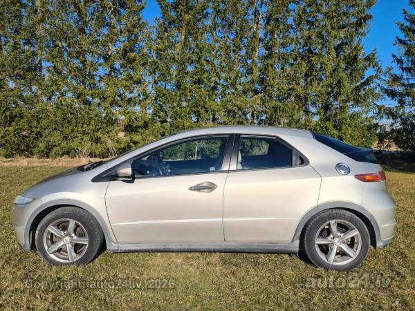 Pelēks Honda Civic 2008 Rakvere, ar dzinēja tilpumu 1.80 L un nobraukumu 308 tūkst. km par 1500 €, foto 8 vietnē AUTOMOTO.COM.LV