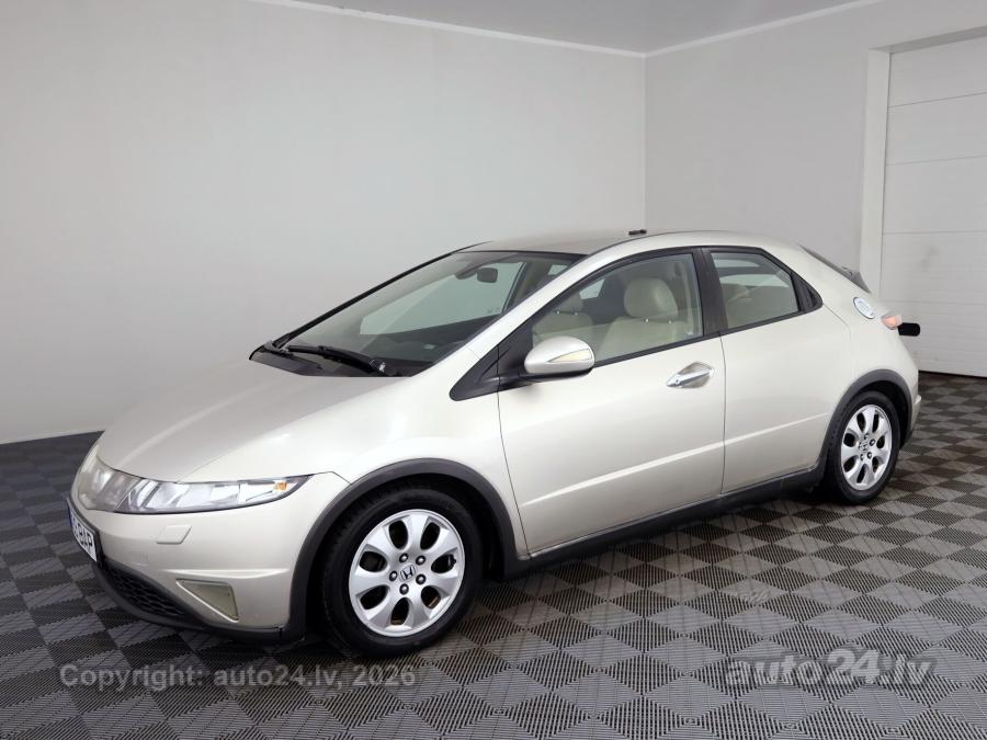 Pelēks Honda Civic 2008 Tallina, ar dzinēja tilpumu 1.80 L un nobraukumu 243 tūkst. km par 1499 €, foto 3 vietnē AUTOMOTO.COM.LV
