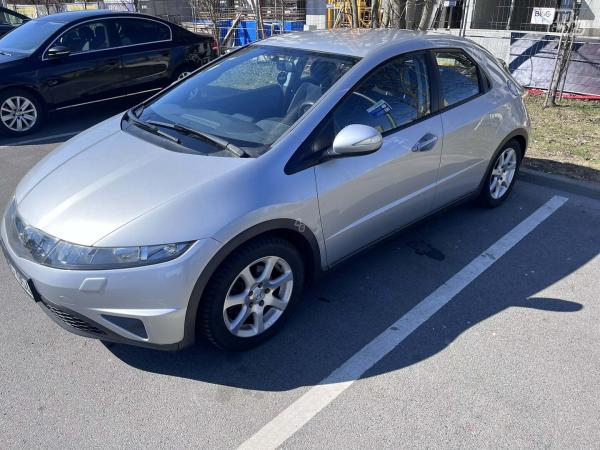 Grey Honda Civic 2008 in Vilnius, with an engine capacity of 1.30 L and mileage of 127 thousand km for 3400 €, photo 3 on AUTOMOTO.COM.LV