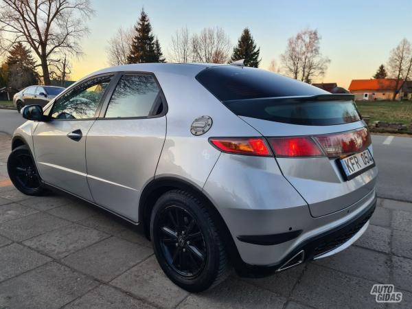 Grey Honda Civic 2008 in Silute, with an engine capacity of 2.20 L and mileage of 314 thousand km for 2300 €, photo 8 on AUTOMOTO.COM.LV