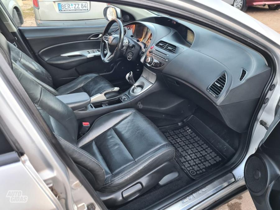 Pelēks Honda Civic 2008 Šilutė, ar dzinēja tilpumu 2.20 L un nobraukumu 314 tūkst. km par 2300 €, foto 15 vietnē AUTOMOTO.COM.LV