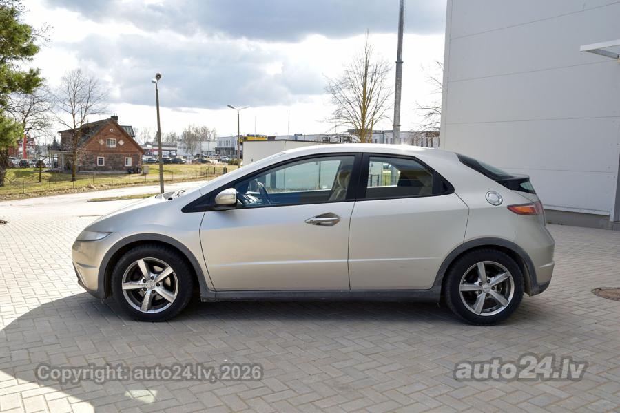 Pelēks Honda Civic 2008 Tartu, ar dzinēja tilpumu 1.80 L un nobraukumu 309 tūkst. km par 2800 €, foto 5 vietnē AUTOMOTO.COM.LV