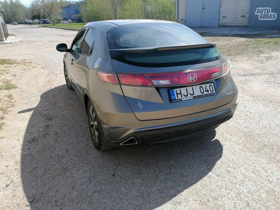 Pelēks Honda Civic 2008 Utena, ar dzinēja tilpumu 2.20 L un nobraukumu 351 tūkst. km par 1000 €, foto 10 vietnē AUTOMOTO.COM.LV