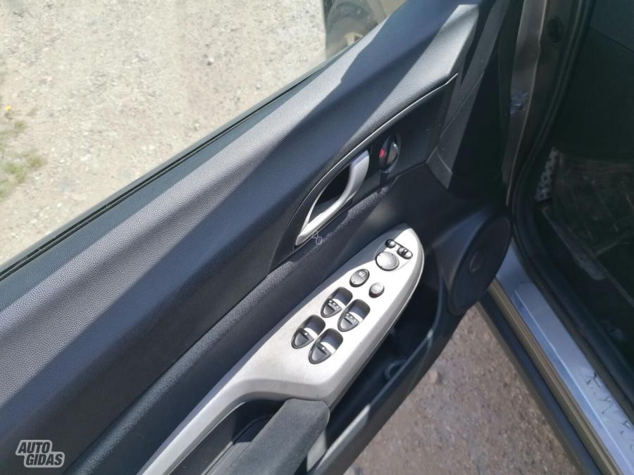 Pelēks Honda Civic 2008 Utena, ar dzinēja tilpumu 2.20 L un nobraukumu 351 tūkst. km par 1000 €, foto 14 vietnē AUTOMOTO.COM.LV