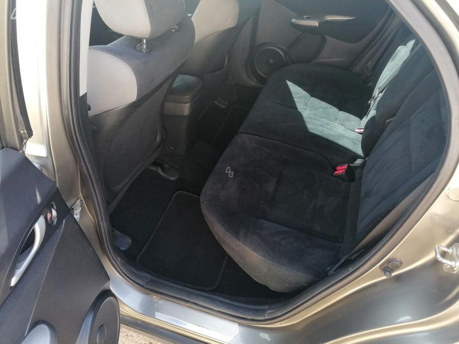 Pelēks Honda Civic 2008 Utena, ar dzinēja tilpumu 2.20 L un nobraukumu 351 tūkst. km par 1000 €, foto 17 vietnē AUTOMOTO.COM.LV