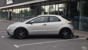 Grey Honda Civic 2008 in Alytus, with an engine capacity of 2.20 L and mileage of 259 thousand km for 2500 €, photo 3 on AUTOMOTO.COM.LV