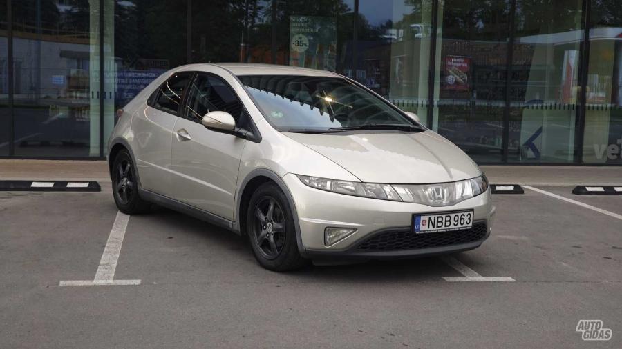 Grey Honda Civic 2008 in Alytus, with an engine capacity of 2.20 L and mileage of 259 thousand km for 2500 €, photo 4 on AUTOMOTO.COM.LV