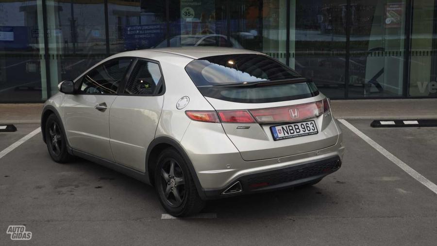 Grey Honda Civic 2008 in Alytus, with an engine capacity of 2.20 L and mileage of 259 thousand km for 2500 €, photo 6 on AUTOMOTO.COM.LV