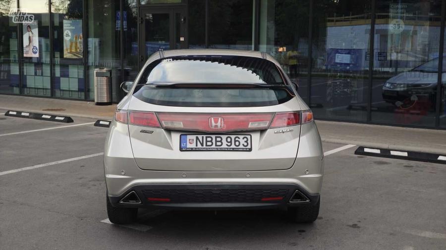 Grey Honda Civic 2008 in Alytus, with an engine capacity of 2.20 L and mileage of 259 thousand km for 2500 €, photo 7 on AUTOMOTO.COM.LV