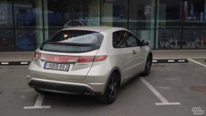 Grey Honda Civic 2008 in Alytus, with an engine capacity of 2.20 L and mileage of 259 thousand km for 2500 €, photo 10 on AUTOMOTO.COM.LV