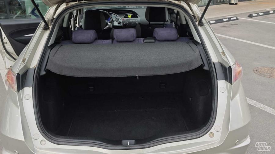 Grey Honda Civic 2008 in Alytus, with an engine capacity of 2.20 L and mileage of 259 thousand km for 2500 €, photo 12 on AUTOMOTO.COM.LV