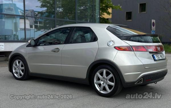 Grey Honda Civic 2008 in Tallinn, with an engine capacity of 1.80 L and mileage of 176 thousand km for 2998 €, photo 5 on AUTOMOTO.COM.LV