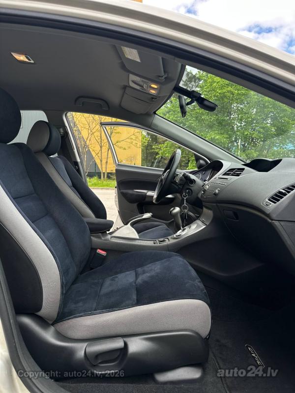 Grey Honda Civic 2008 in Tallinn, with an engine capacity of 1.80 L and mileage of 176 thousand km for 2998 €, photo 9 on AUTOMOTO.COM.LV