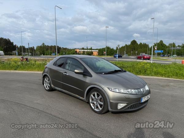 Pelēks Honda Civic 2008 Tallina, ar dzinēja tilpumu 1.80 L un nobraukumu 242 tūkst. km par 2500 €, foto 3 vietnē AUTOMOTO.COM.LV